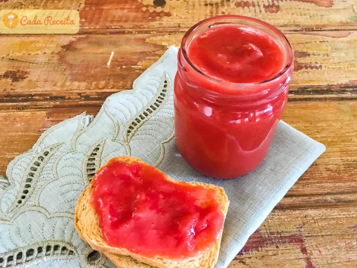 Geleia de goiaba caseira e fácil - Cada Receita