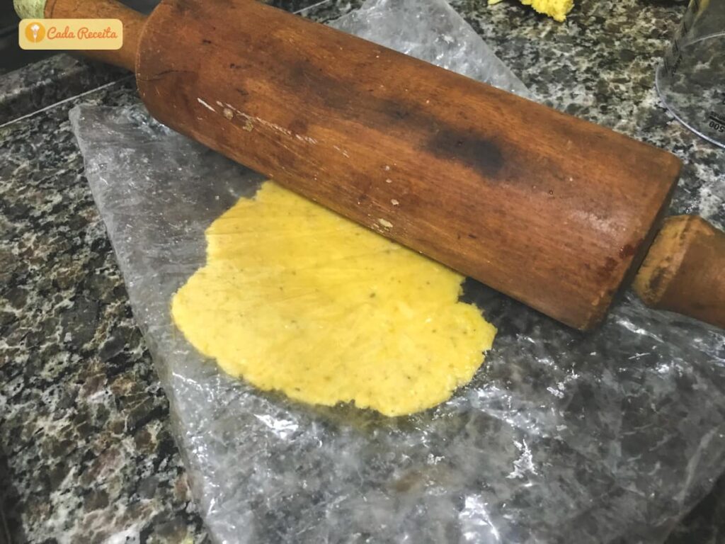Pastel de angu: receita mineira tradicional - Cada Receita