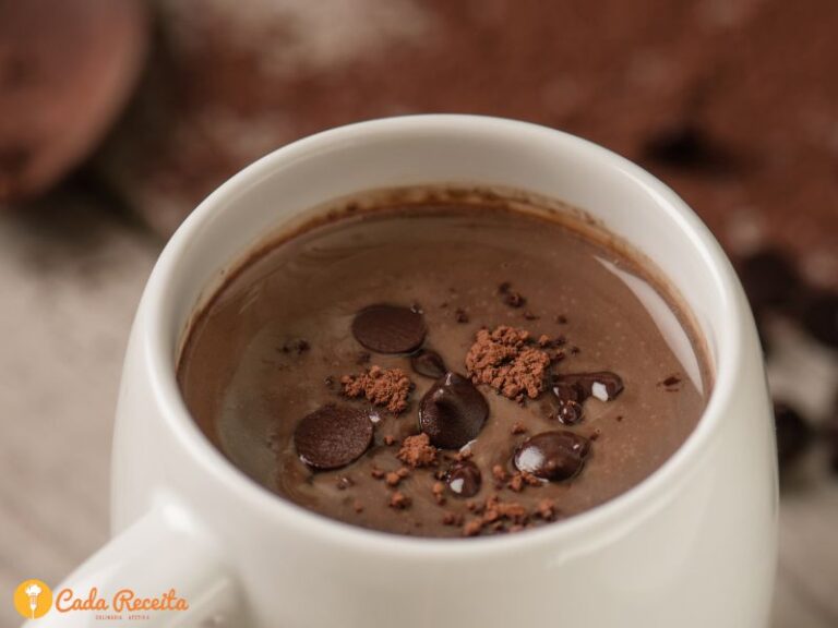 Como fazer chocolate quente cremoso - Cada Receita